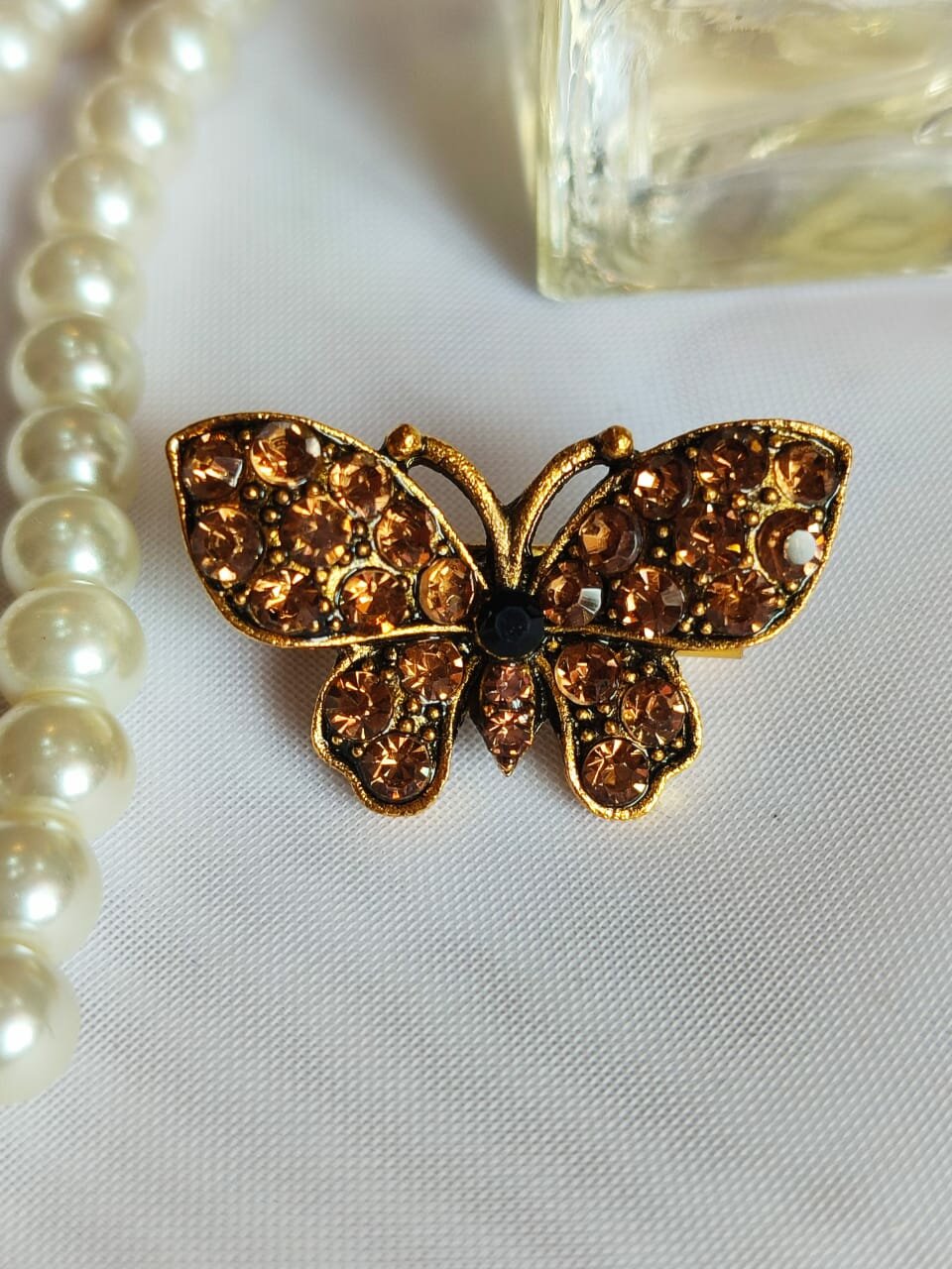 Брошь, стразы