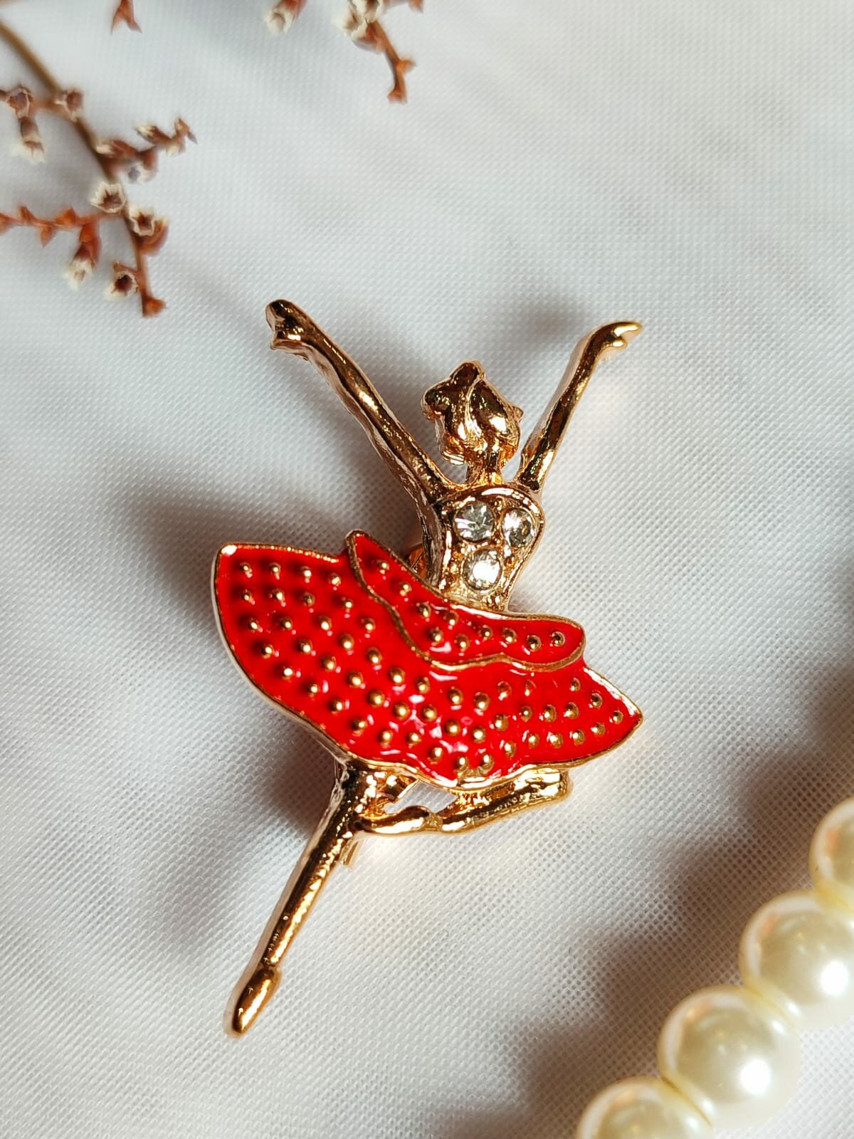 Брошь, эмаль, стразы