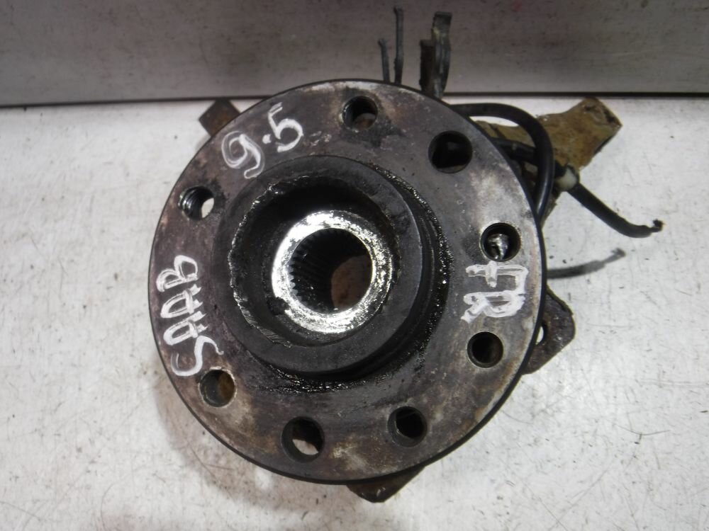 Кулак передний правый Saab 9-5 90490136