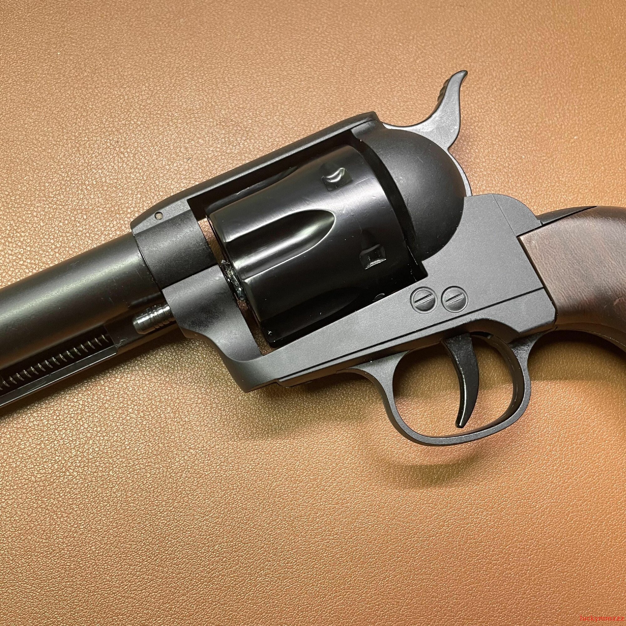 Игрушечное оружие