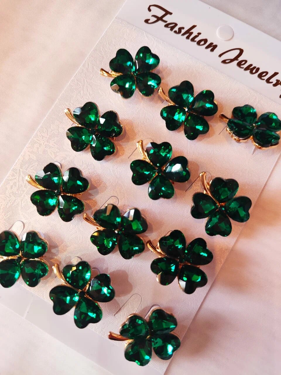 Славянский оберег, брошь, стекло, стразы