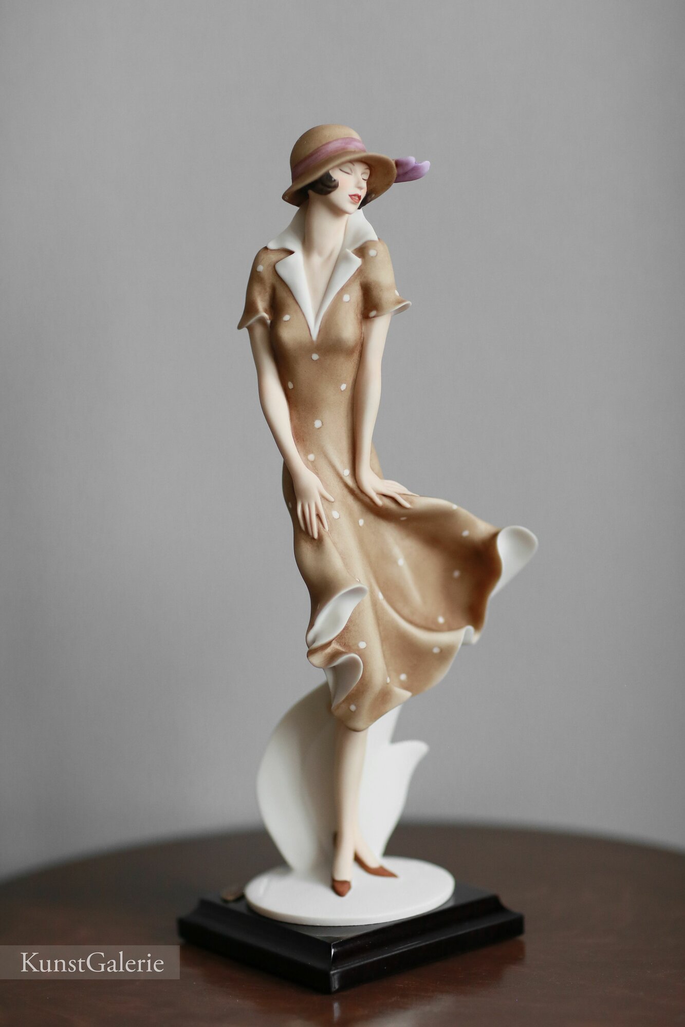 "Летний бриз" статуэтка Джузеппе Армани Флоренс Каподимонте - Breezy Time 2195C - Giuseppe Armani Florence Capodimonte