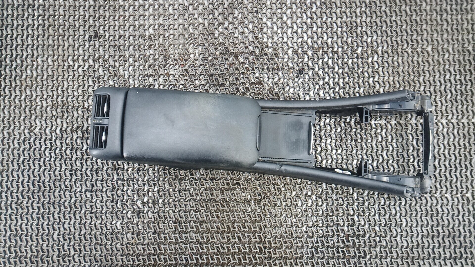 Подлокотник центральный MERCEDES BENZ C-CLASS W203, Номер a2036831508