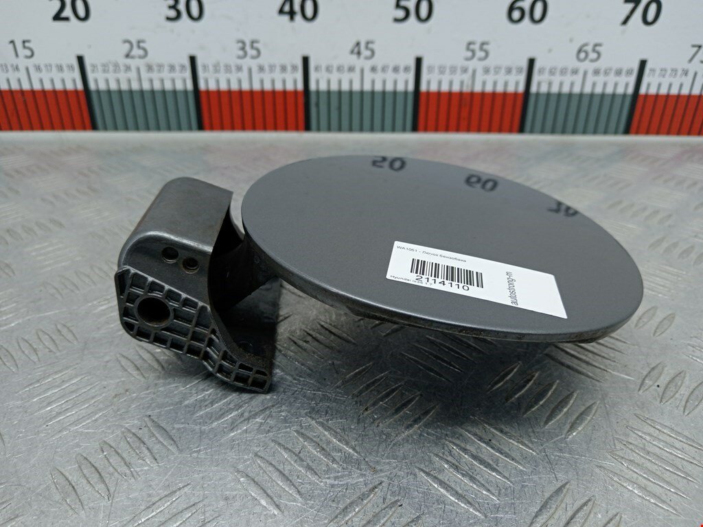 Лючок бензобака Hyundai ix35 695102Y000 арт. 2114110