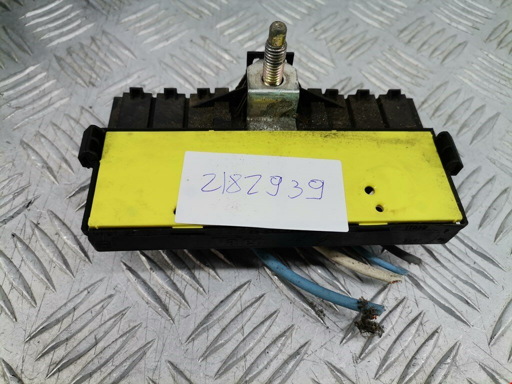 Блок предохранителей Peugeot Expert 2 (G9) арт. 2182939