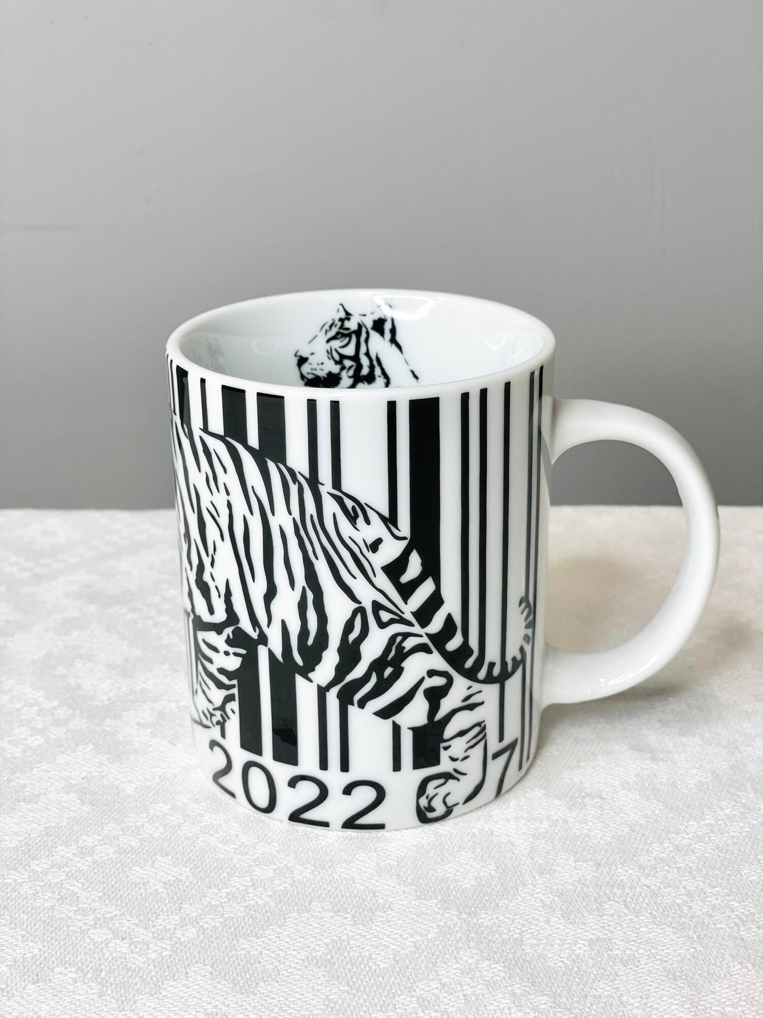Кружка тигр, штрих код, полосы, черно белая, фарфор, 330 мл, федерация