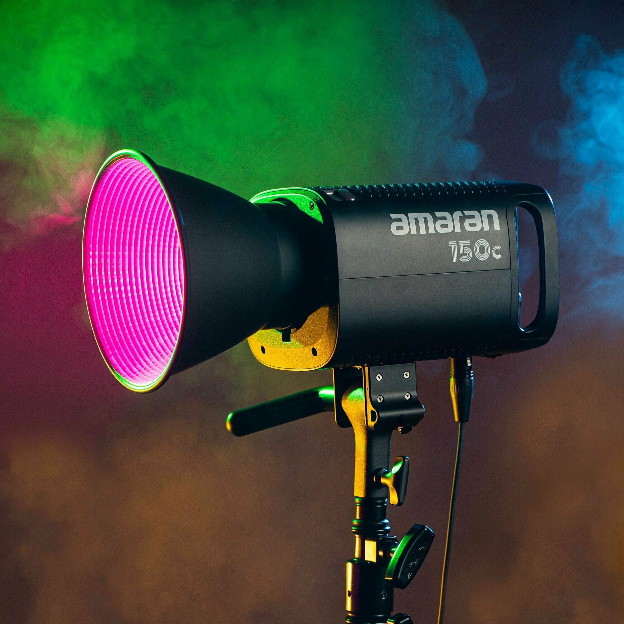 Светодиодный видеосвет Aputure Amaran 150C RGBWW, студийный свет 150 Вт, от 2500K до 7500K