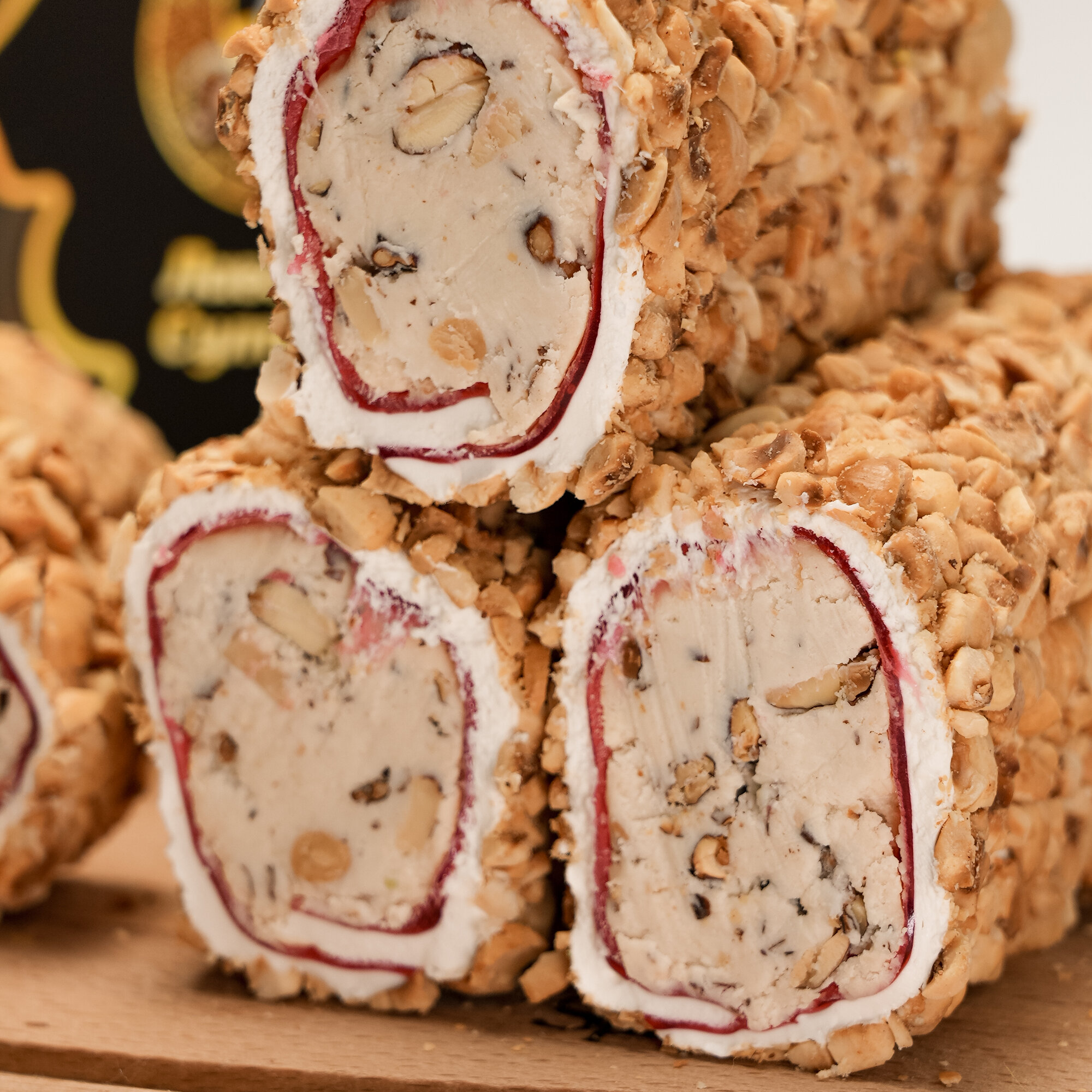 Лукум с дробленым фундуком, миндалем, фундучным кремом 500 гр. Турция