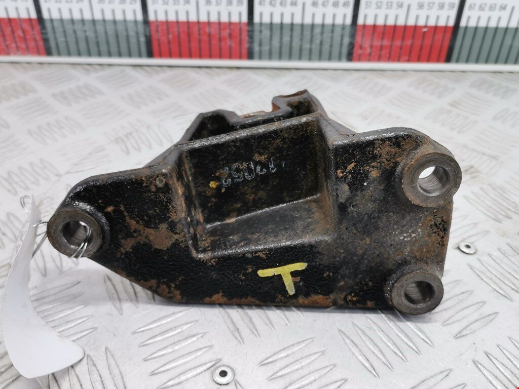 Кронштейн (крепление лапа траверса) кпп Kia Ceed 2 (JD) 4312032360 арт. 2013591