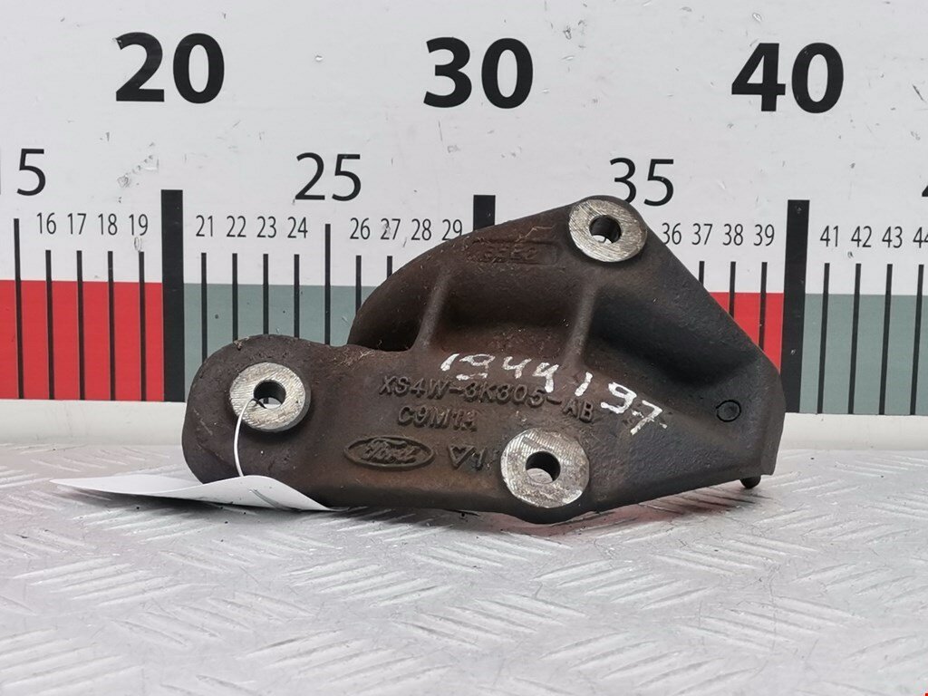 Кронштейн промежуточного вала Ford Focus 1 XS4W3K305AB арт. 2036893