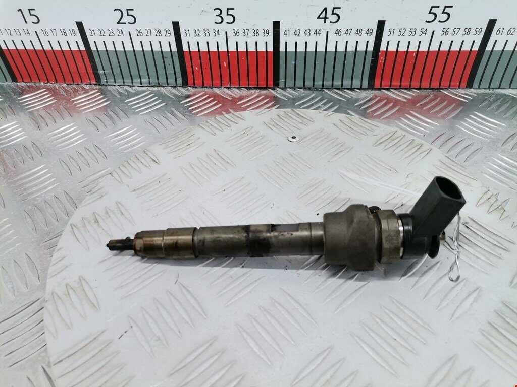 Форсунка дизельная электрическая BMW 1-Series (E81/E82/E87/E88) 13537798446 арт. 1780324