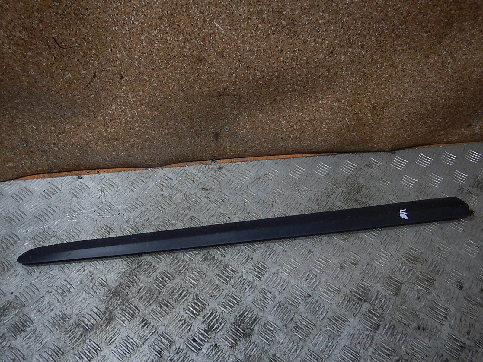 Б/У Молдинг двери передней правой, Peugeot (Пежо)-308 (07-) PEUGEOT 308 (07-) Царапины. 309714 Peugeot-Citroen арт. 8545GE