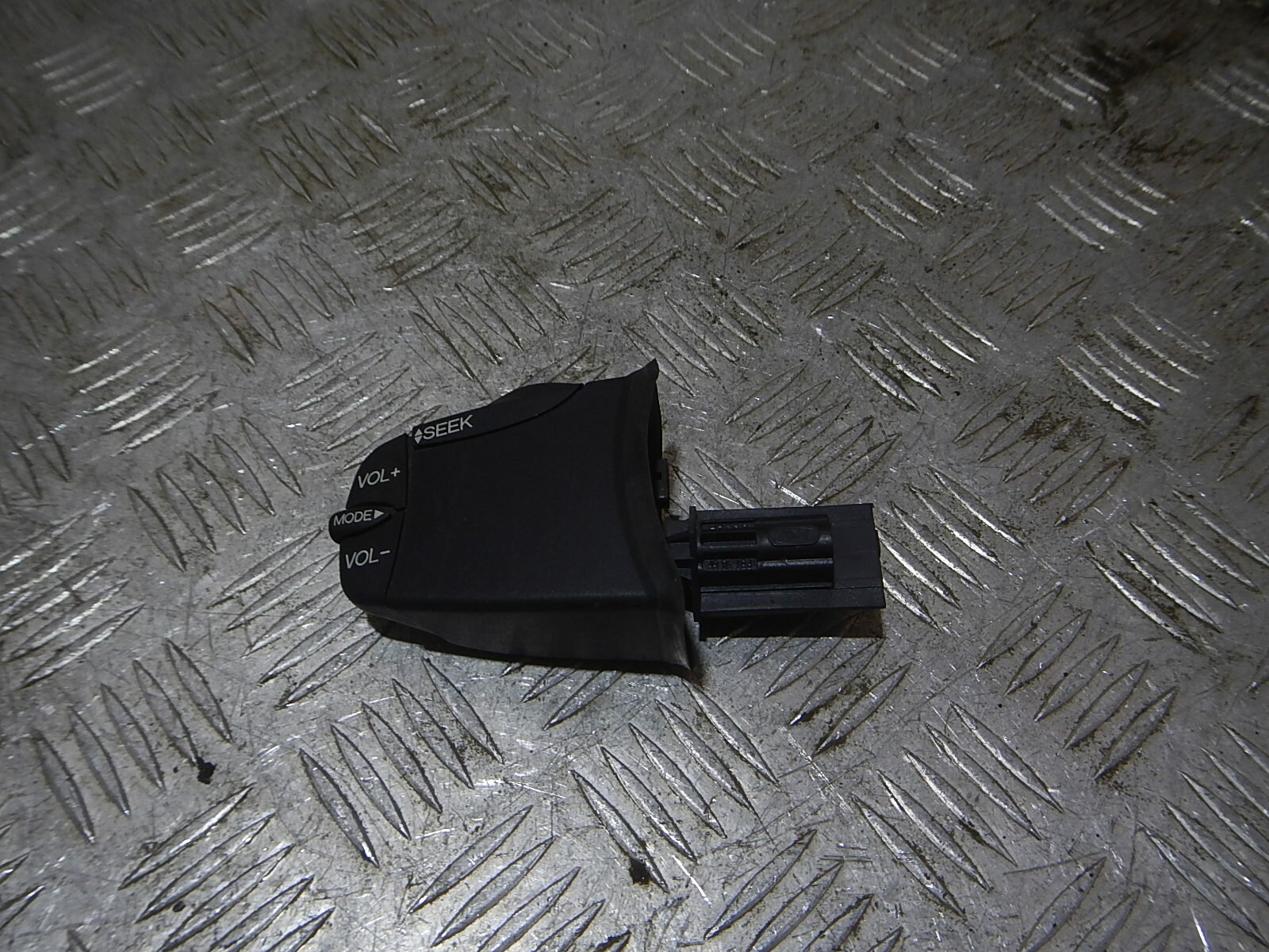 Б/У Переключатель, Ford (Форд)-FUSION (02-) FORD FUSION (02-12) Подрулевой, управления магнитолой Без видимых повреждений...