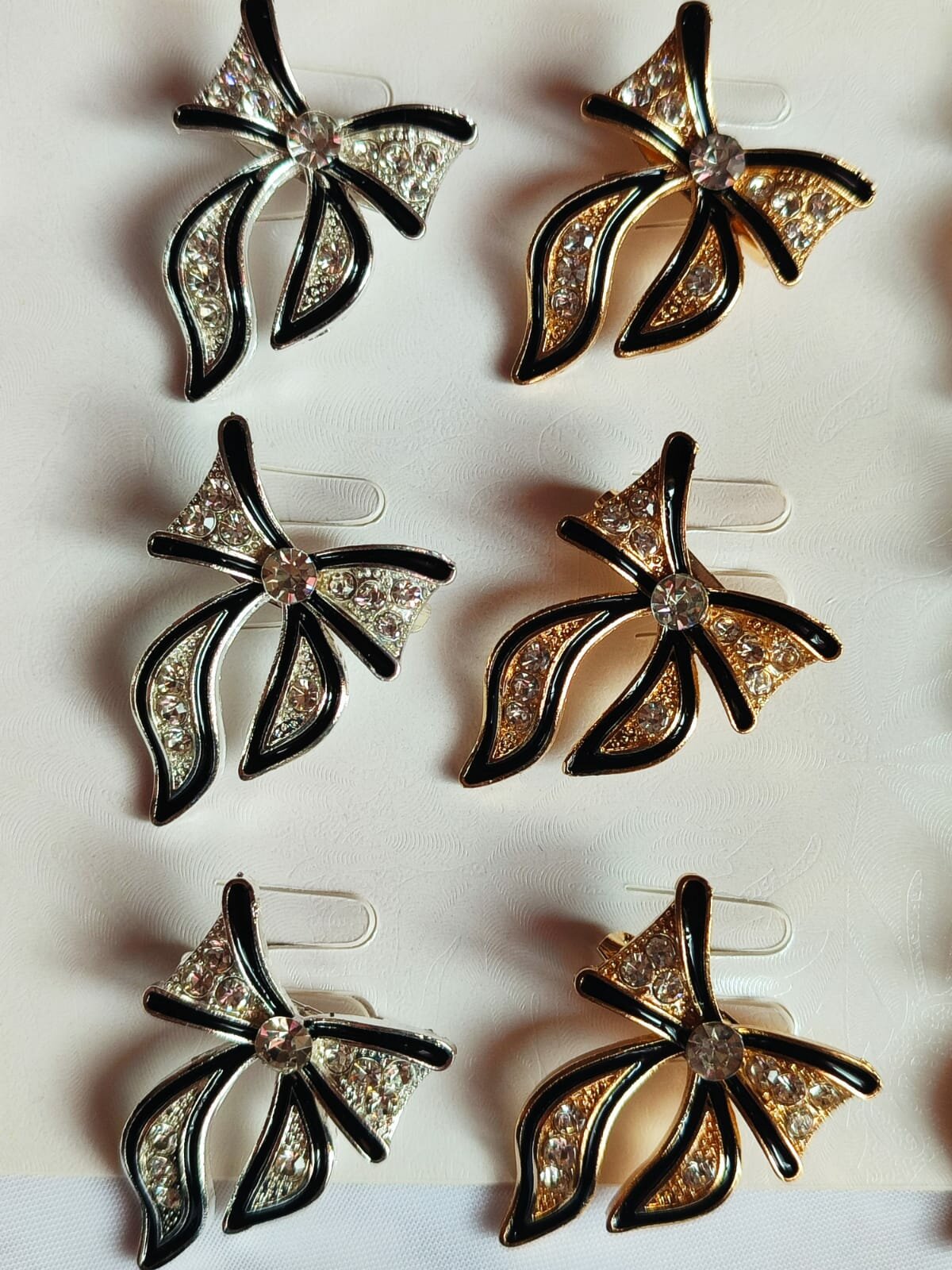 Брошь, эмаль, стразы