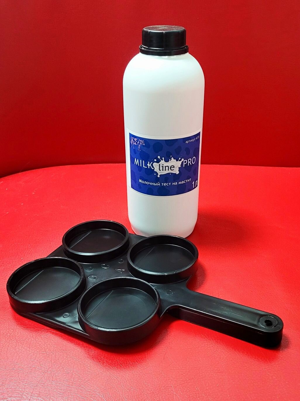 Тест маститный 1литр и черная лопатка с лунками, для определения маститного молока.