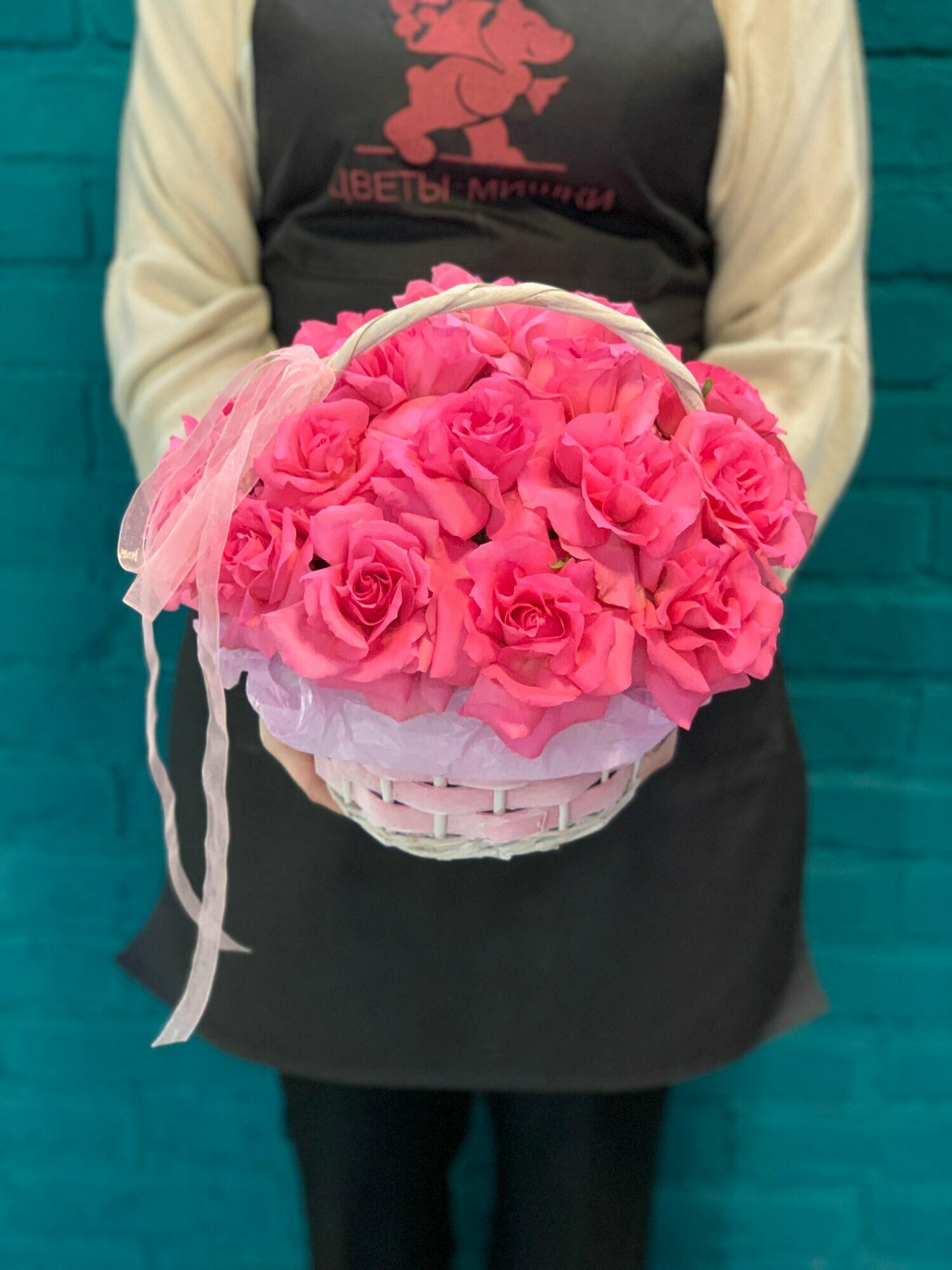 Корзина (композиция) из 25 французских роз