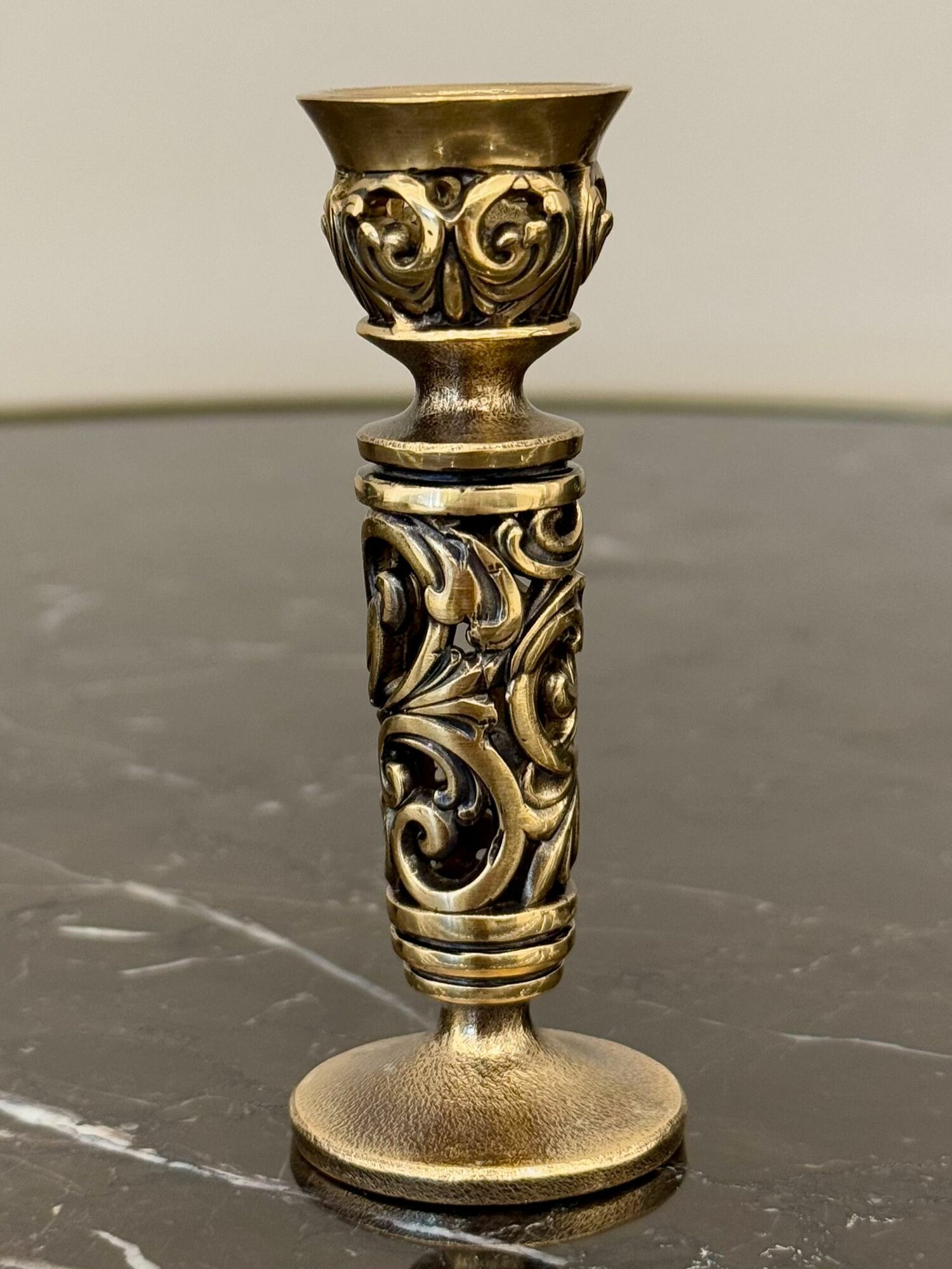 Подсвечник интерьерный для большой свечи, из бронзы, d - 20 мм