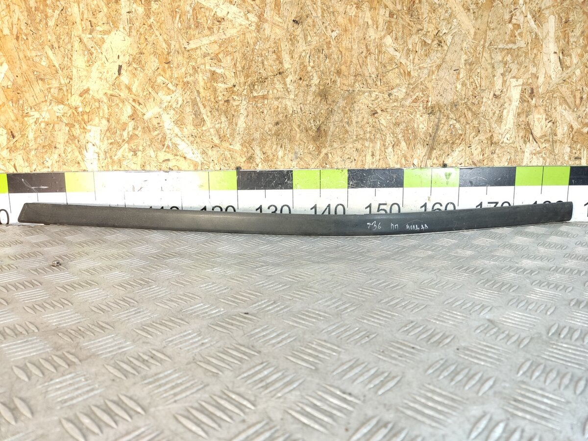 Молдинг двери передней правой FORD Fiesta 2001-2008 2S61A20938