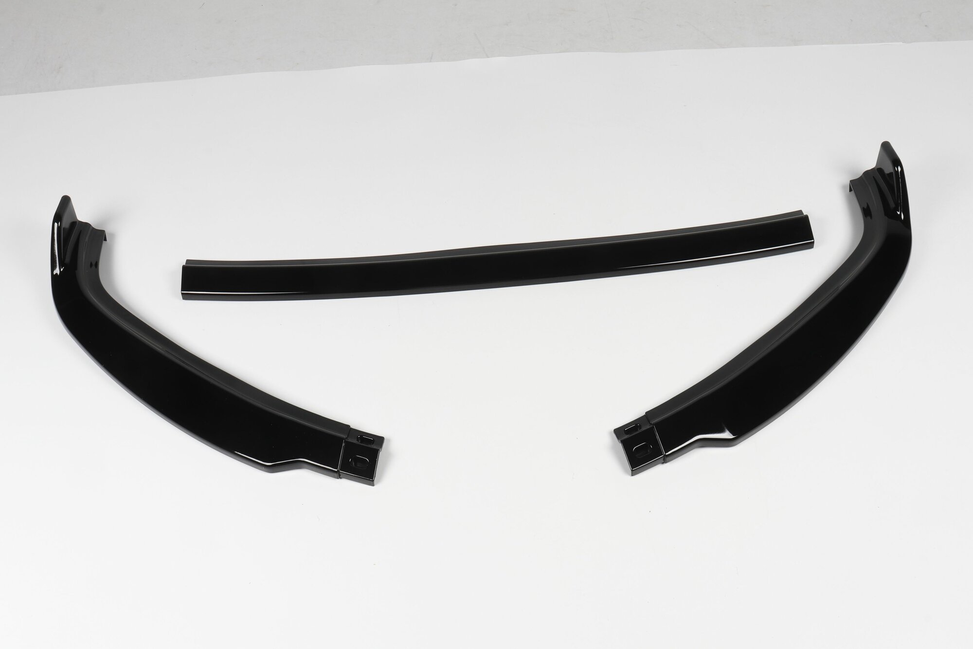 Губа переднего бампера Lexus IS 2002-2005 черный глянец