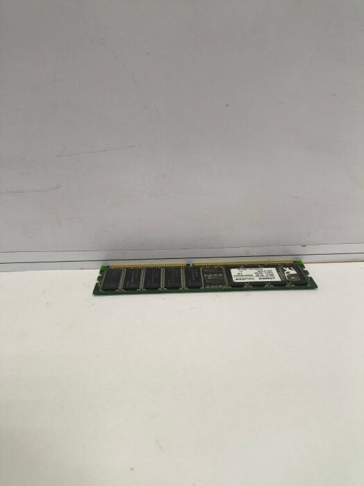 Оперативная память для серверных плат Kingston 512Mb PC2100 Reg KVR266X72RC25/512D 2.5V