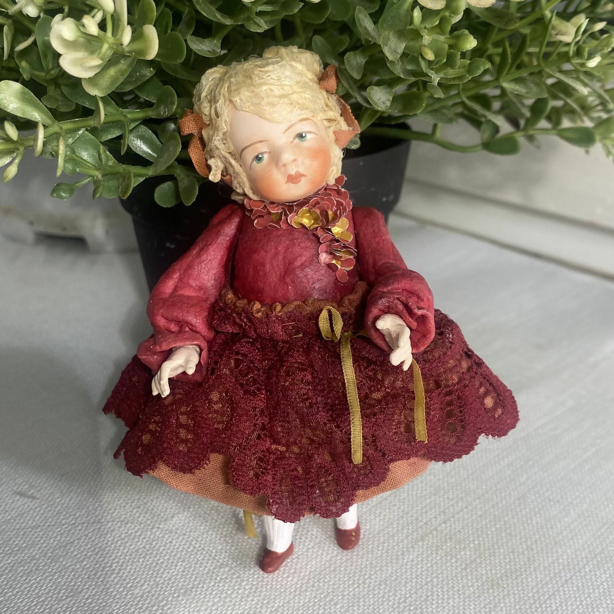 Ватная, елочная игрушка.