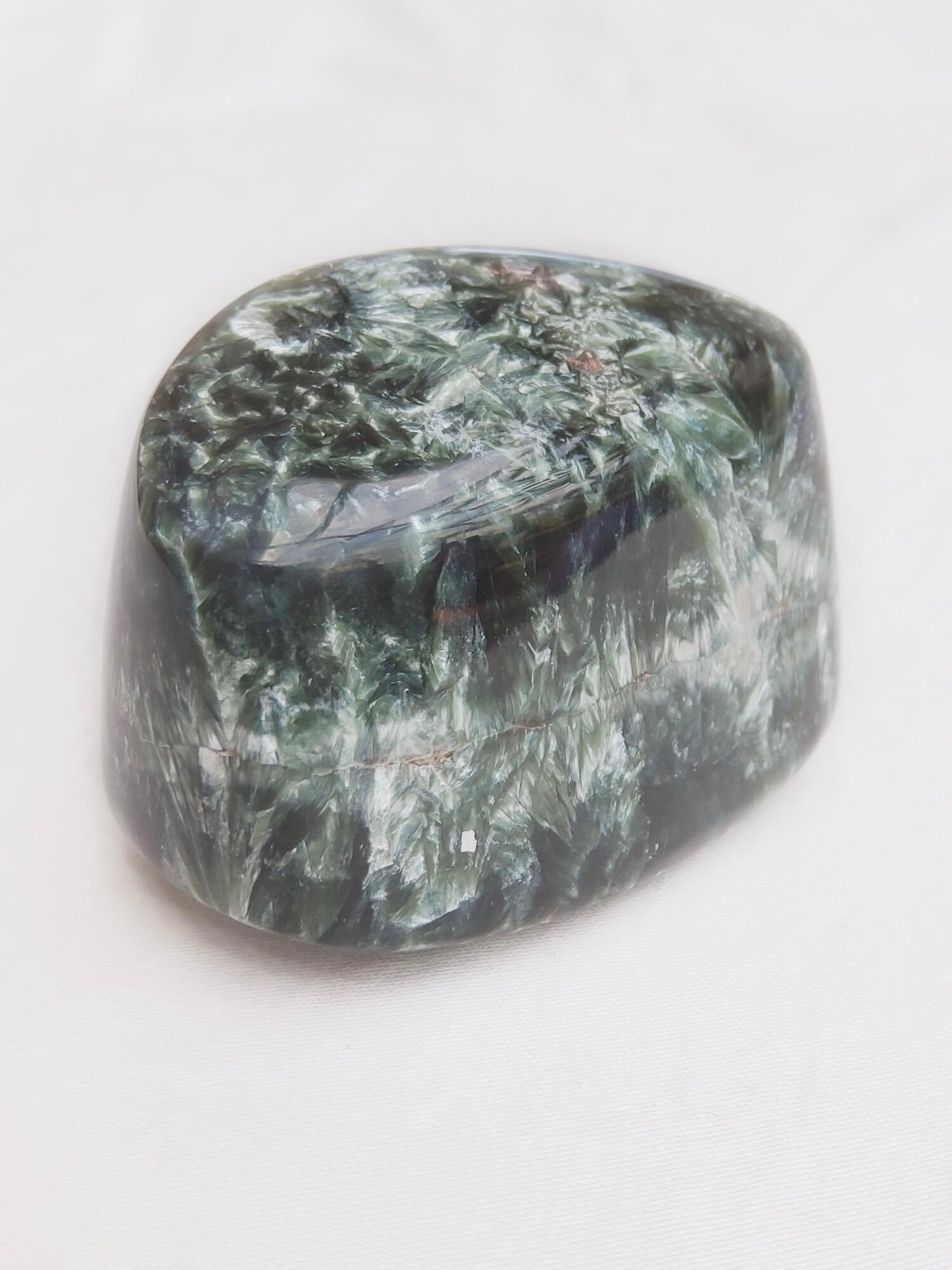 Клинохлор натуральный камень талисман 72 гр