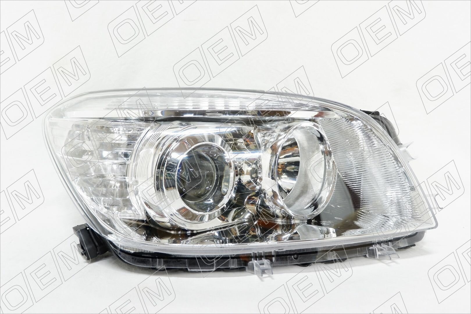 Фара правая Toyota RAV4 3 CA30 год с 2006 по 2008, Тойота РАВ4, 8113042310(Правая)