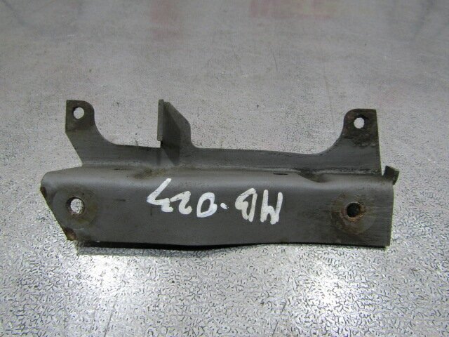 Кронштейн фары левый Mercedes Axor