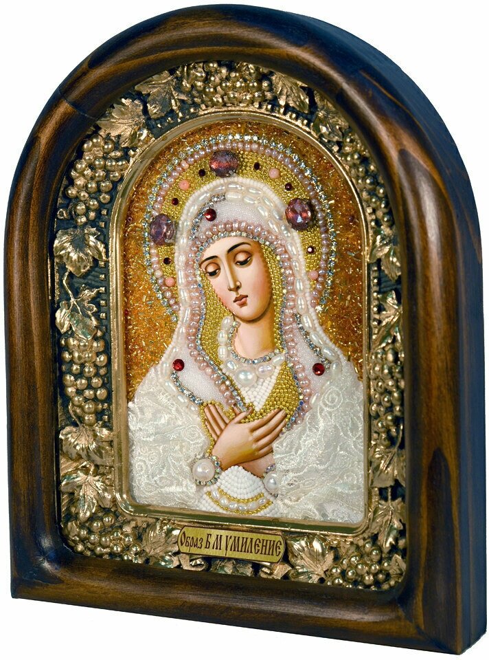 Икона Дивеевская Пресвятой Богородицы Умиление из бисера и жемчуга, ручная работа, 11х14 см