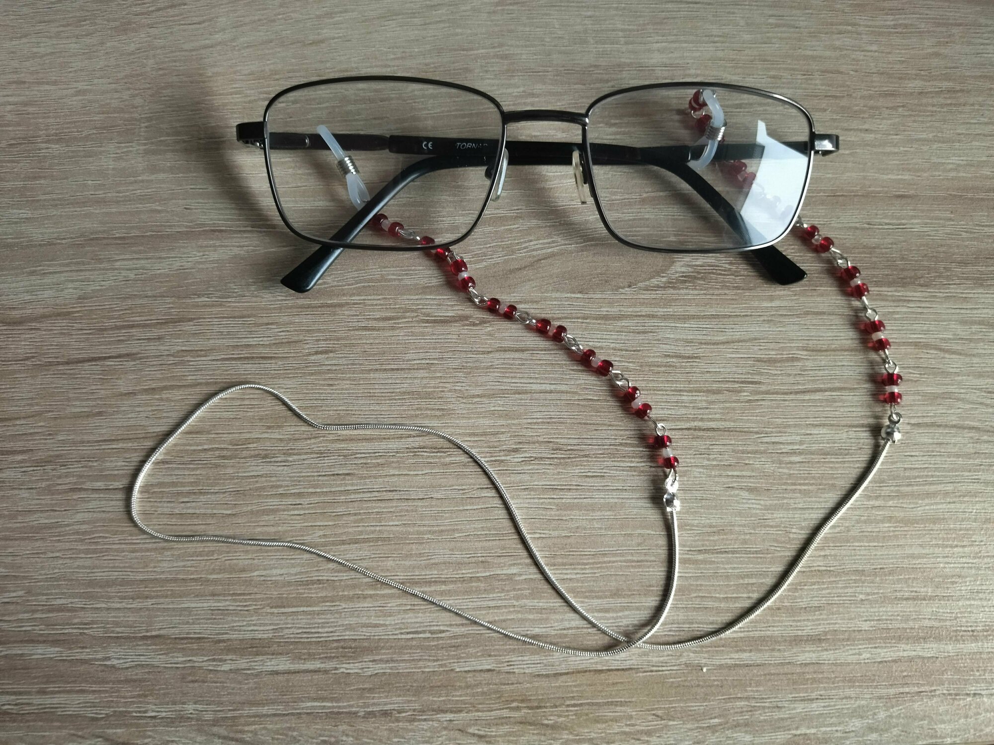 Цепочка для очков, ручная работа, из бисера и бусин, украшение на шею, подарок девушке, аксессуар для женщины, хит сезона, модный тренд