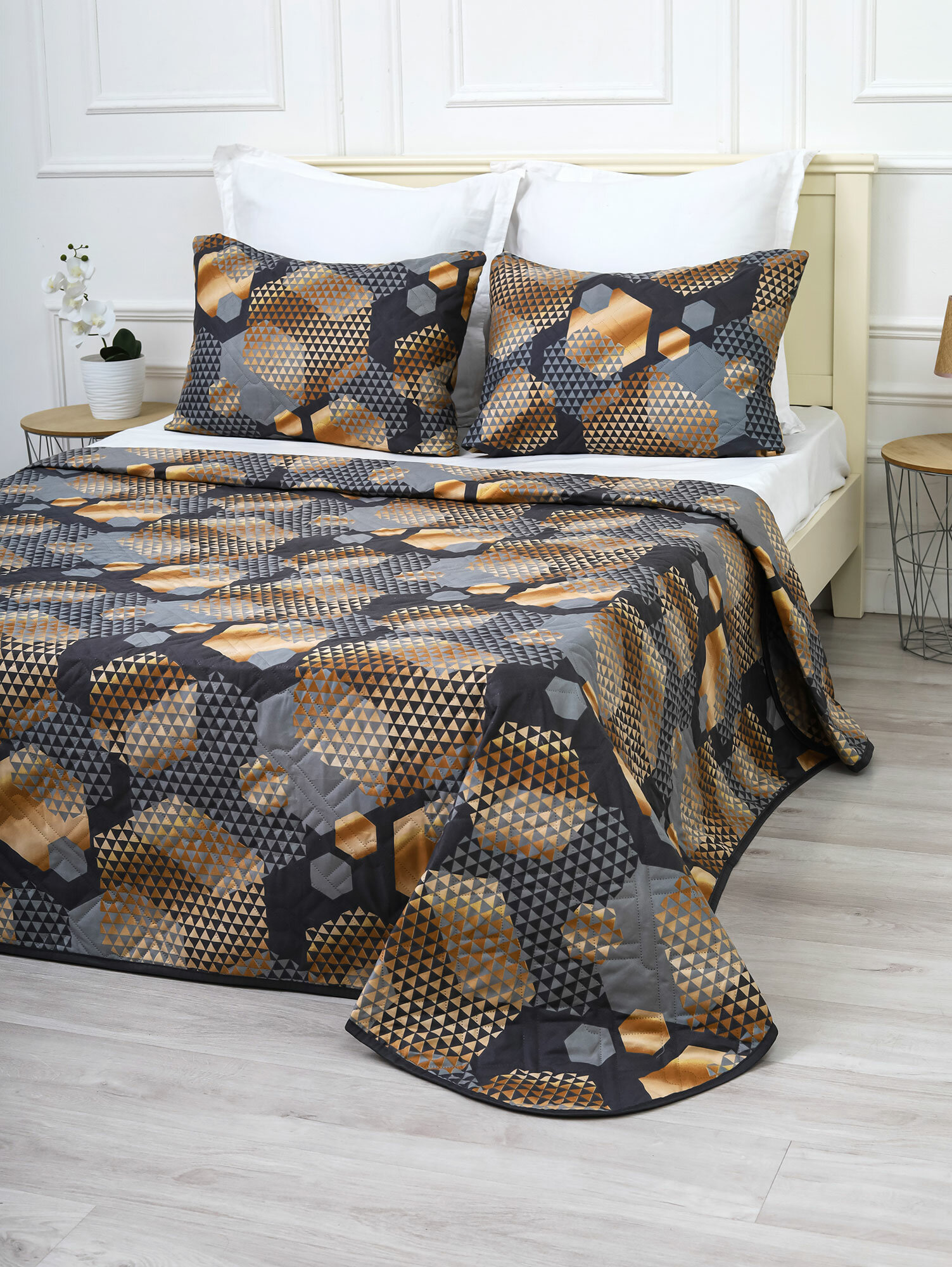 Стеганое покрывало из полисатина PLB-058 Elintale (черный-коричневый), 180x215