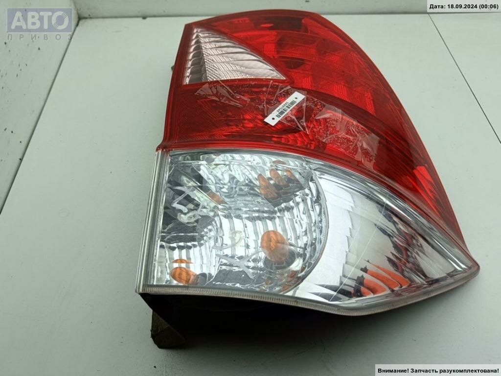 Фонарь задний левый Honda FR-V