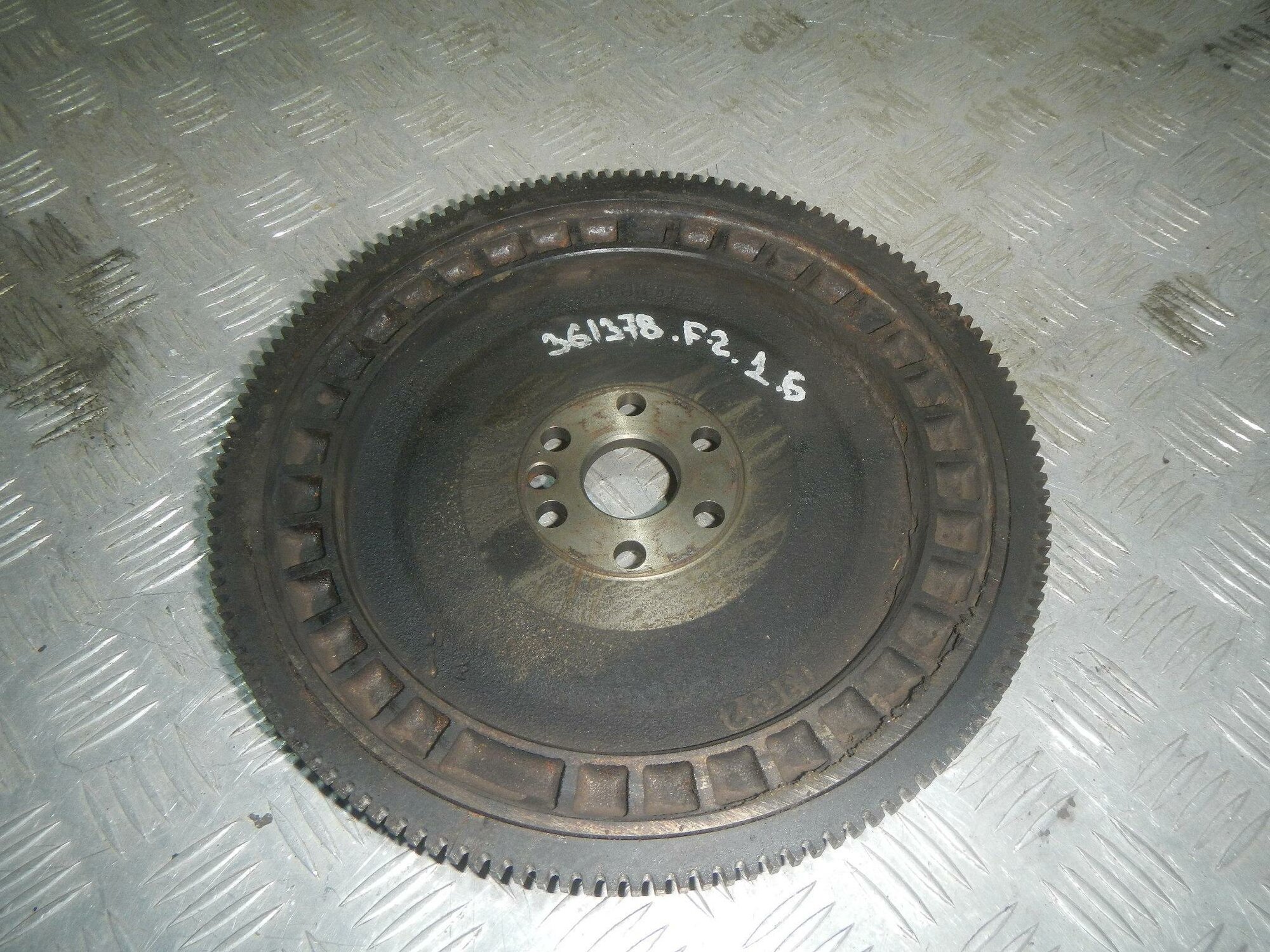 Б/У Маховик, Ford (Форд)-FOCUS 2 (05-08) FORD FOCUS 2 (05-08) 1,6 Без повреждений 361378 FORD арт. 98MM6375BA