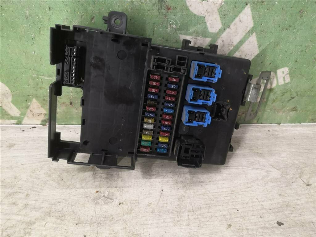 Блок предохранителей Nissan Primera P11 96-02