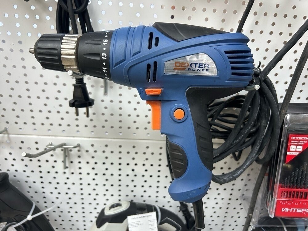 Дрель-шуруповерт сетевая Dexter Power J1Z-HW06-10, 300 Вт Б/У. Уценка