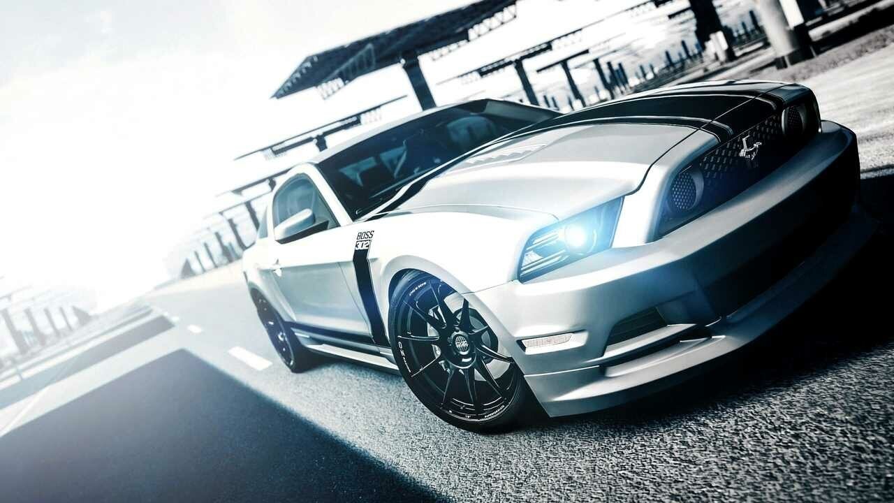 Картина на холсте 60x110 LinxOne "Boss белый GT6 мустанг Mustang" интерьерная для дома / на стену / на кухню / с подрамником