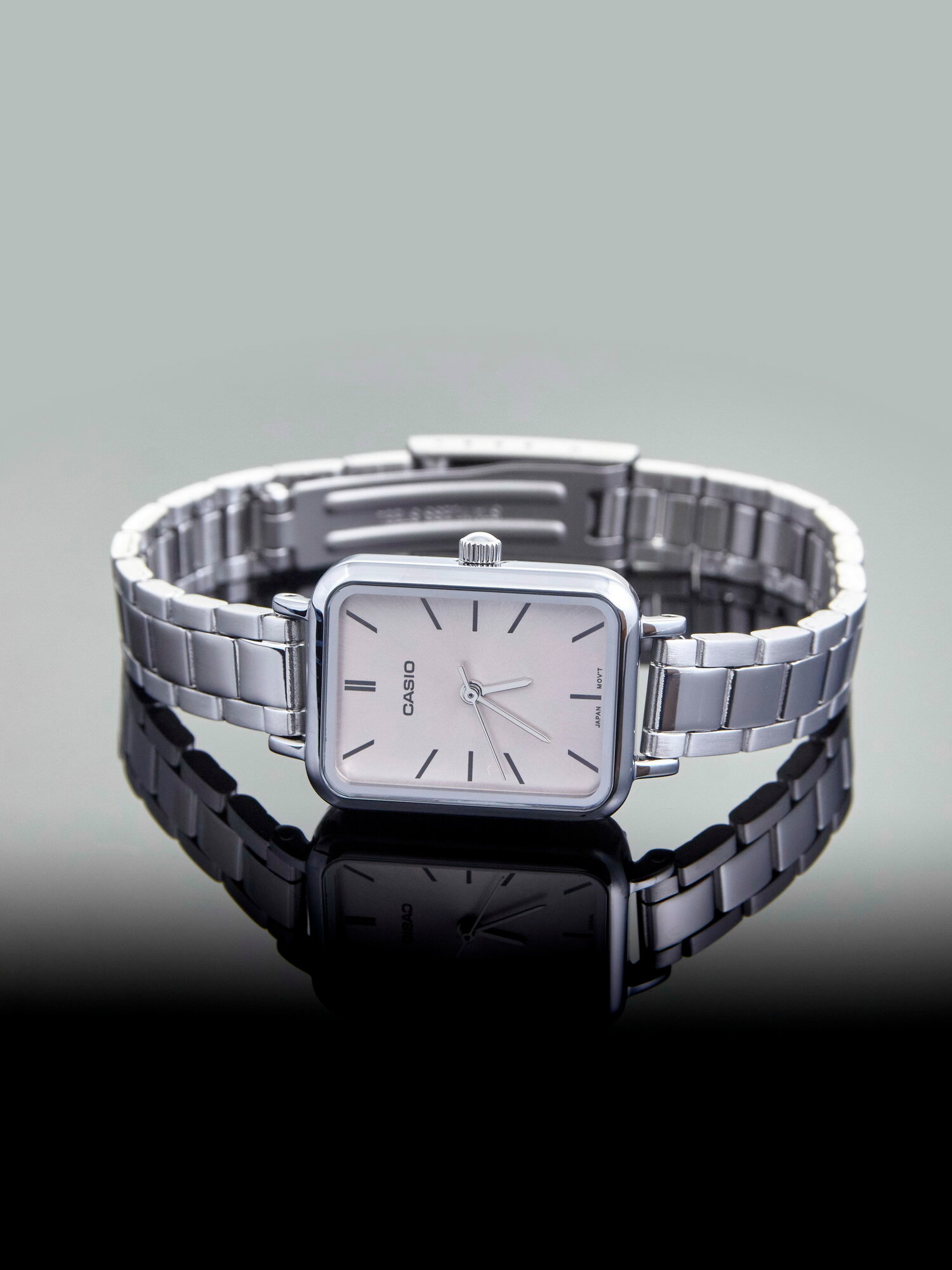 Наручные часы CASIO Классика, хром — фото 1