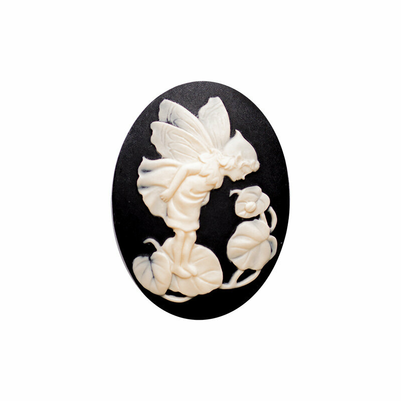 Камея акриловая, 40х30мм, феечка с божьей коровкой, слоновая кость на черном, 1 шт.
