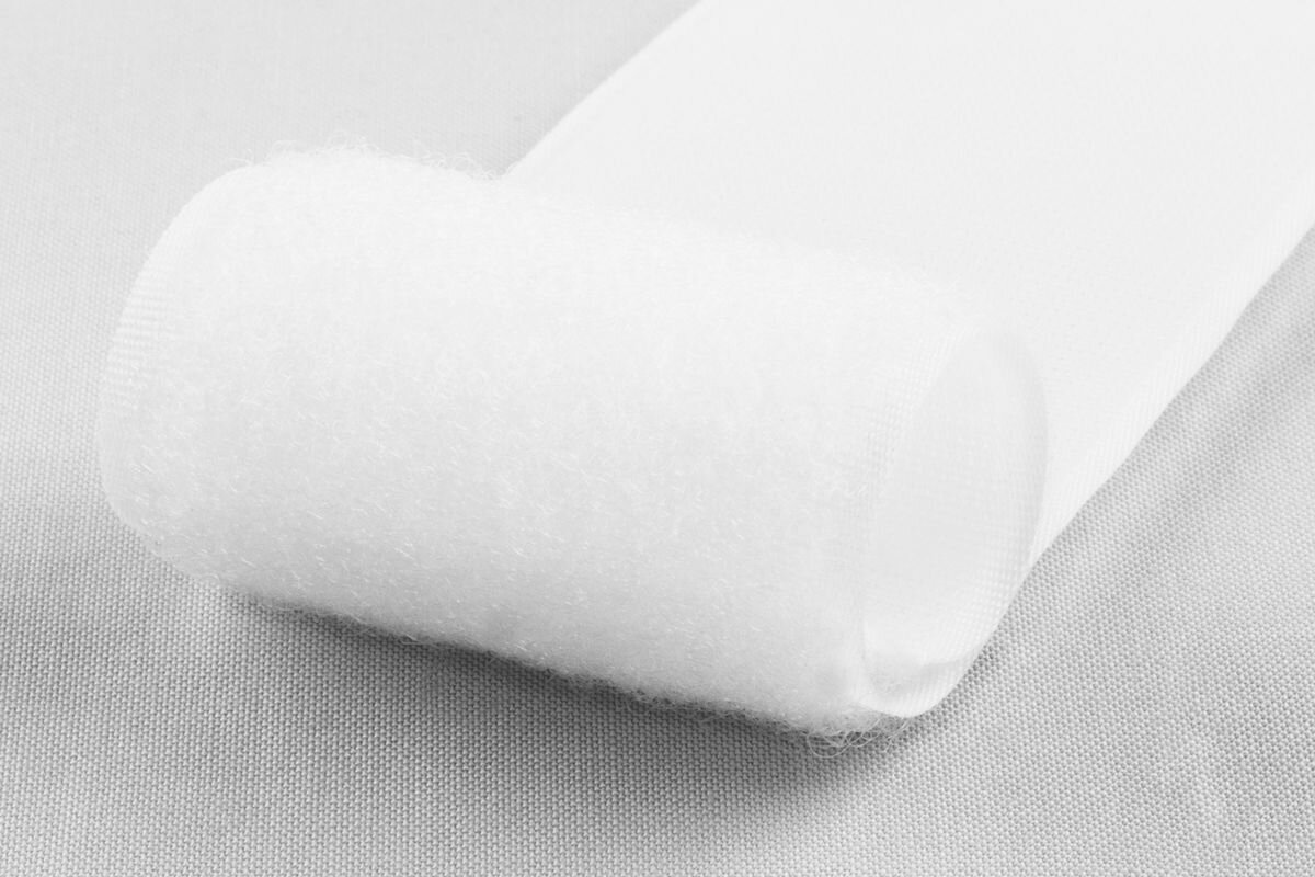 Липучка лента "Gamma" с липким слоем 50 мм LG-50LS 25 м белый петля