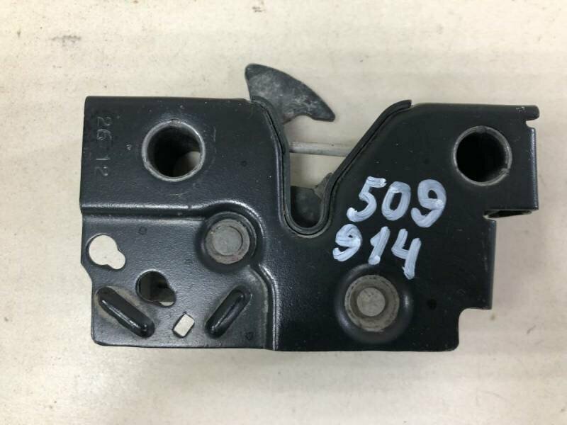 Замок капота Volkswagen Polo Sed RUS 2011 кат.номер: 5U0823509D