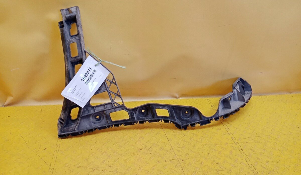 Кронштейн заднего бампера Polo (Sed RUS) Volkswagen 6RU807394B
