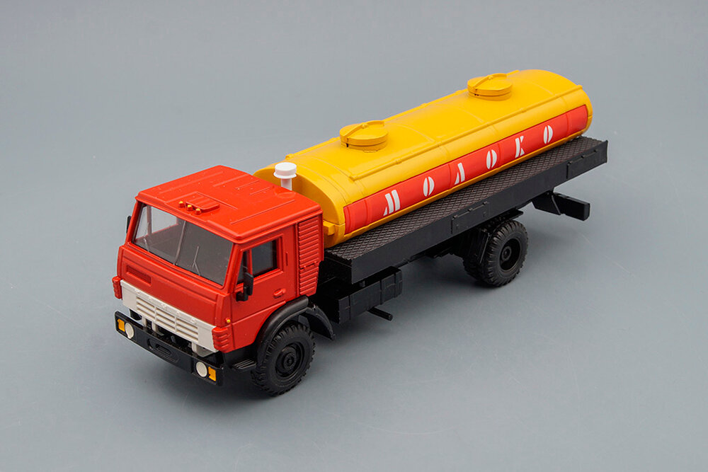 Модель коллекционная элекон Камский 5325 цистерна молоко, красный/оранжевый/черный