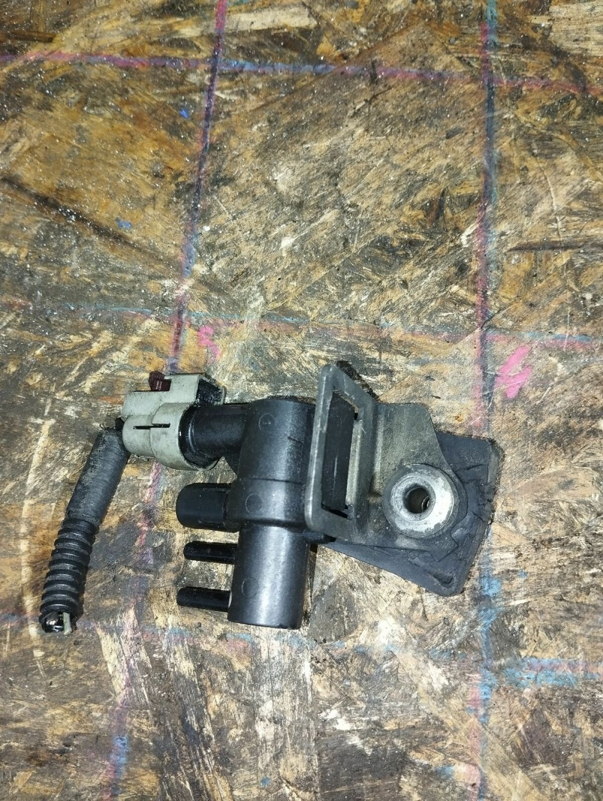 Клапан вентиляции топливного бака Крайcлер Bояжер Б/У с пробегом