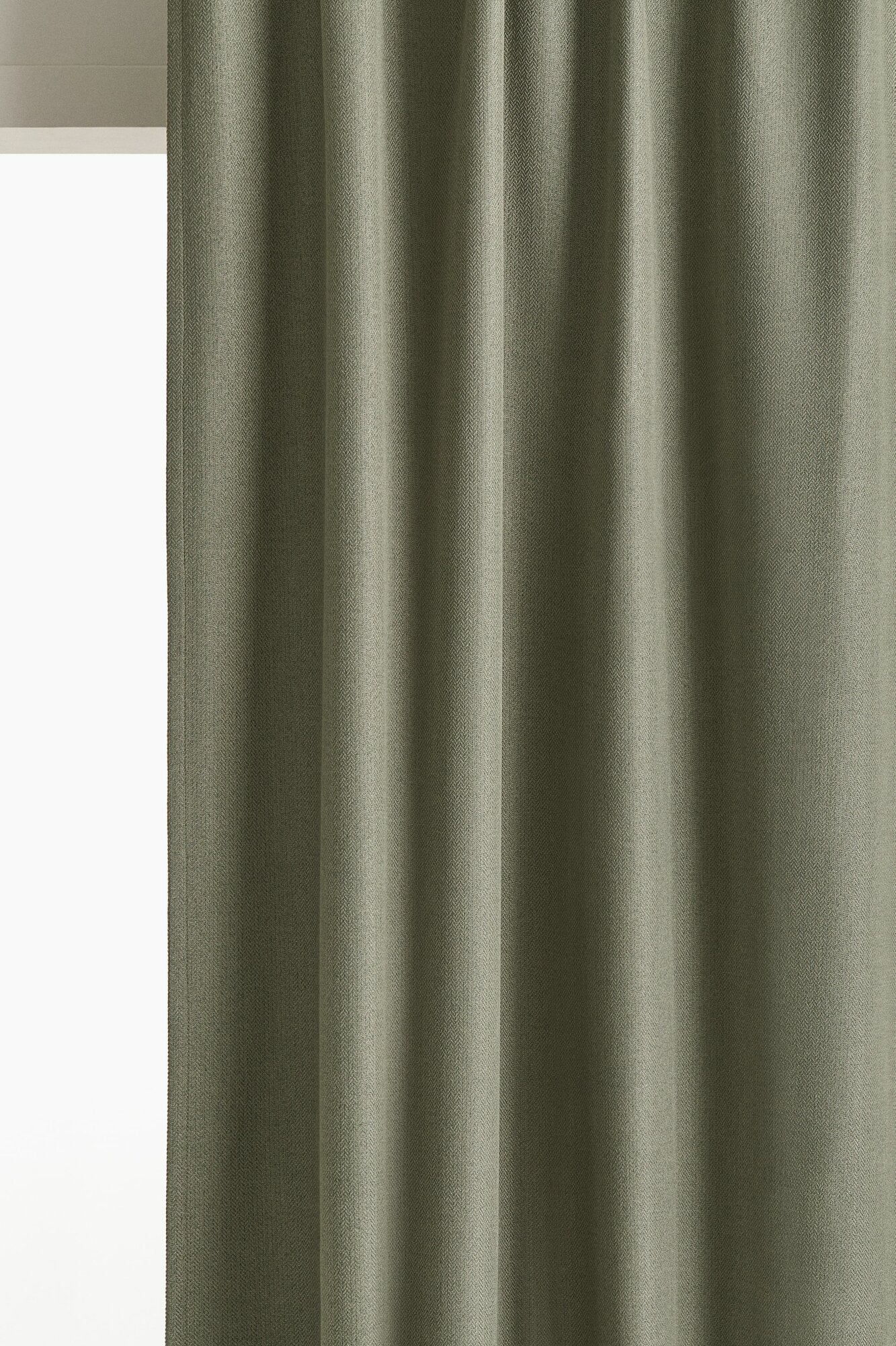 Широкие светонепроницаемые шторы в елочку, комплект из 1 штуки H&M цвет Хаки зеленый 250x250 см