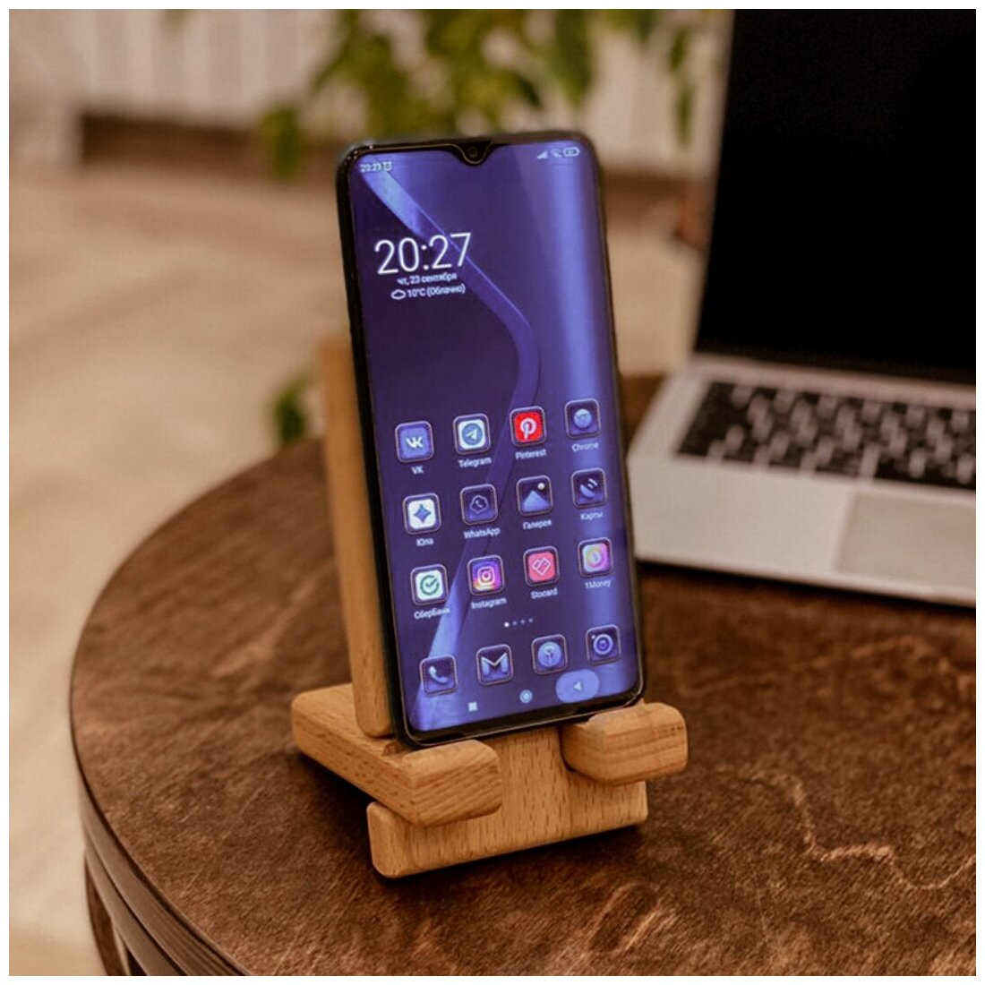 Подставка для смартфона и планшета составная с отверстием под зарядку Backbone деревянная (бук)