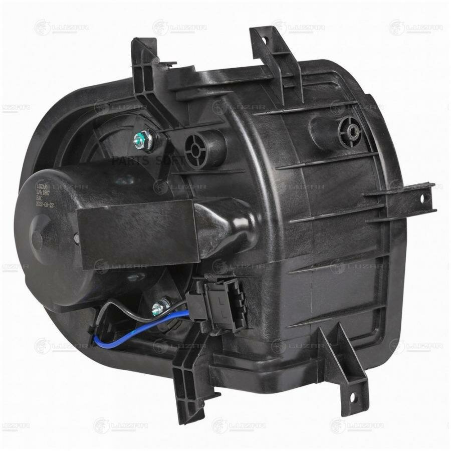 LUZAR Э/вентилятор отоп. VW GOLF III (91-)/POLO III (94-) A/C+