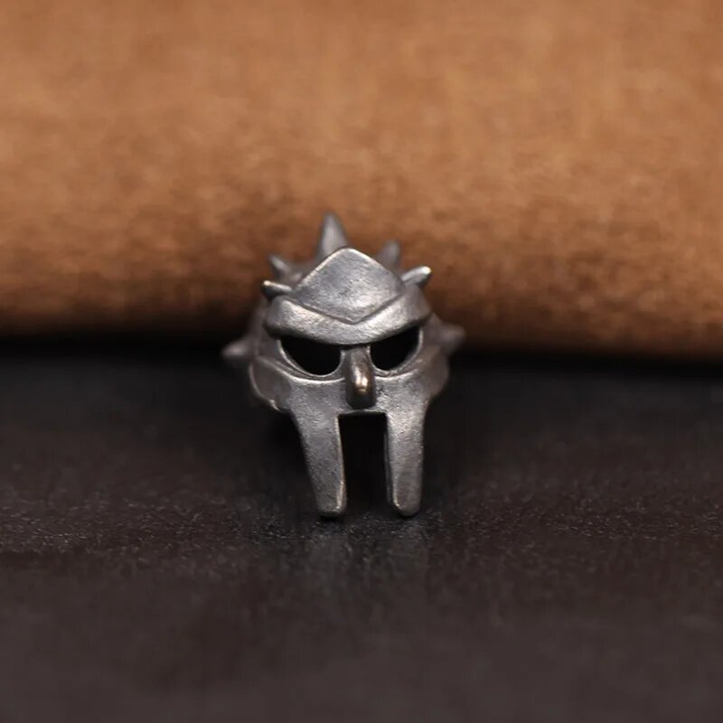 Кольцо-талисман шлем MF DOOM, цвет черный