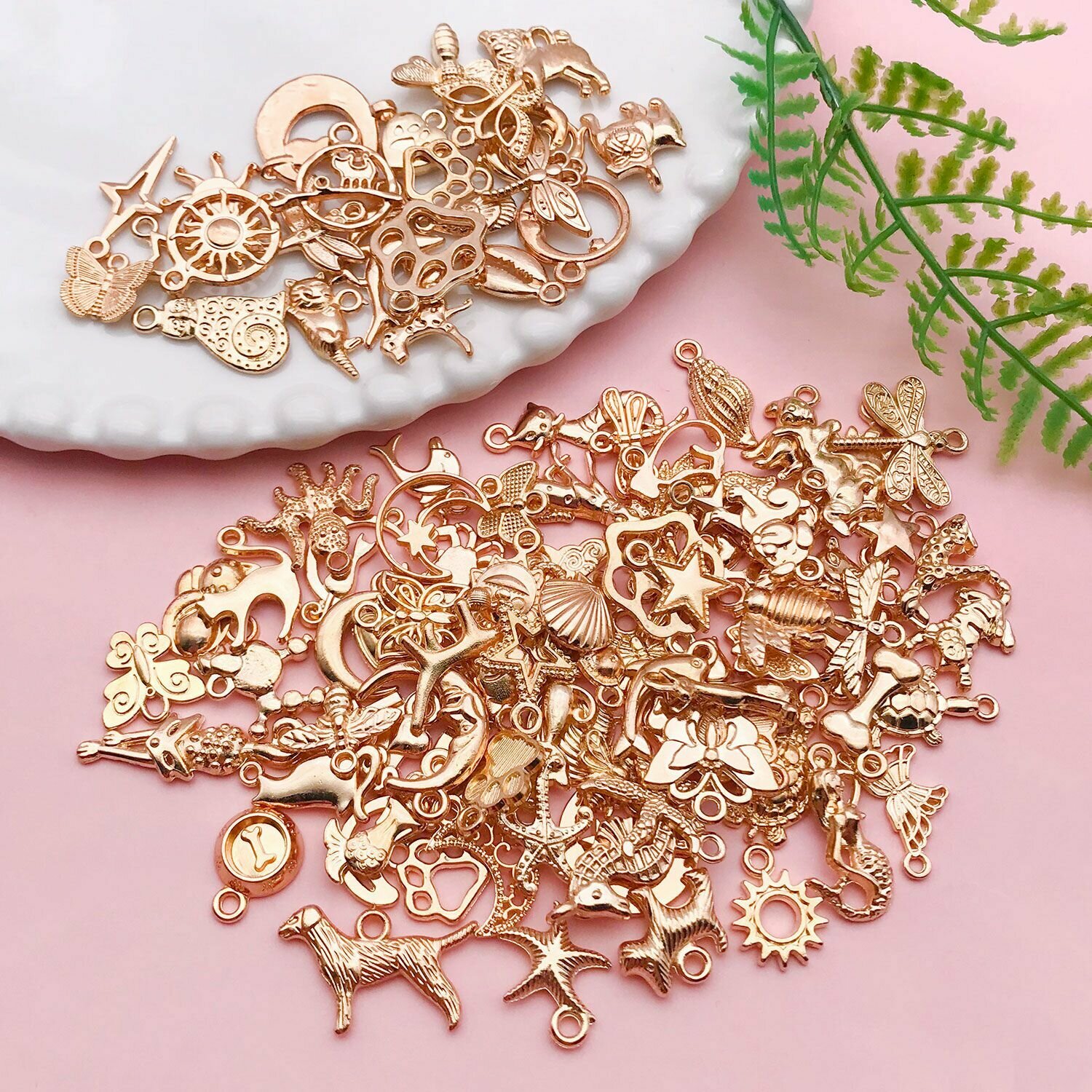 100-предметный набор золото — подвески ассорти: звёзды, солнце, луна и животные для украшений, декора и рукоделия