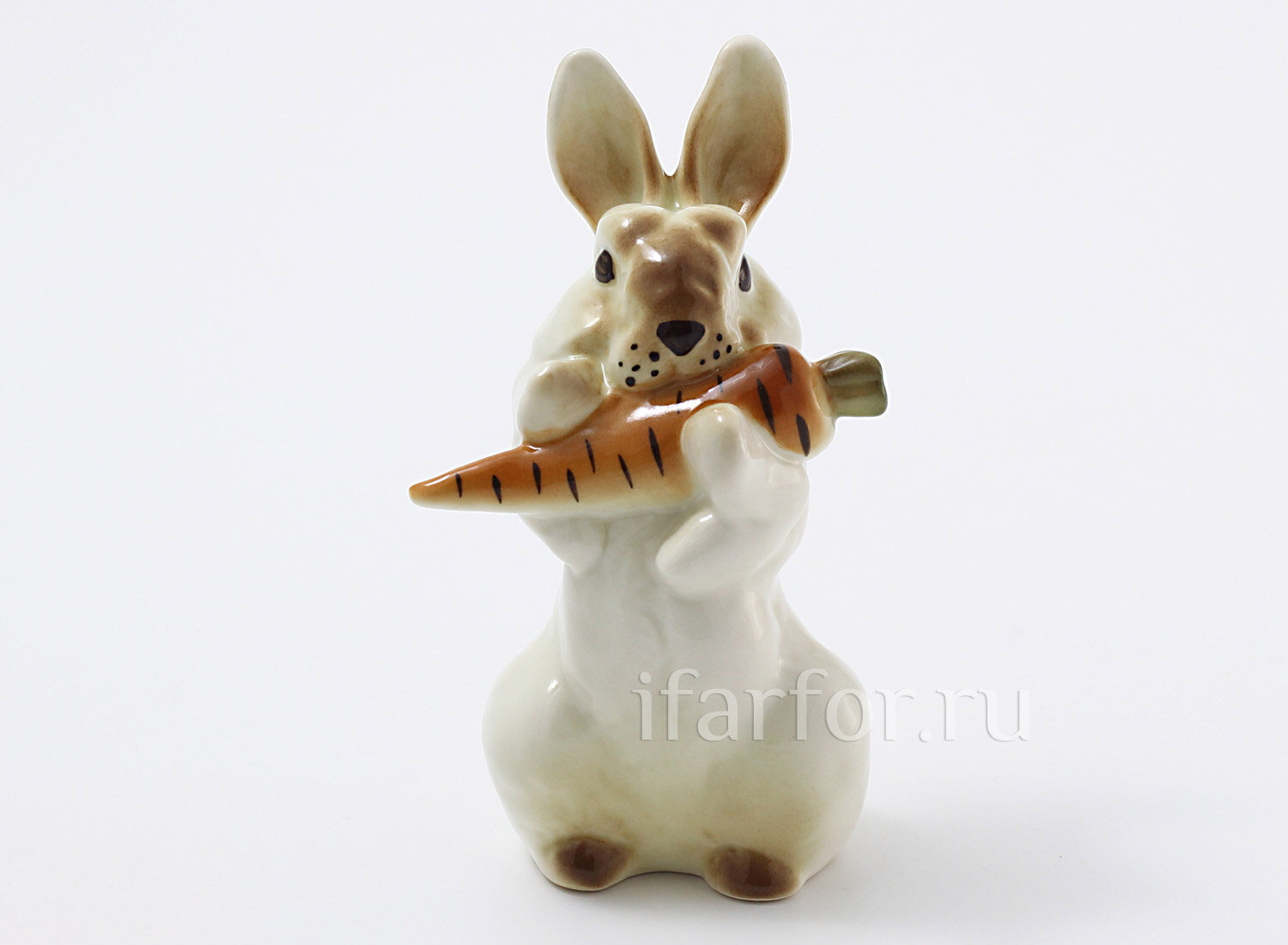 Статуэтка Императорский фарфоровый завод "Заяц с морковкой" 1, ручная подглазурная роспись