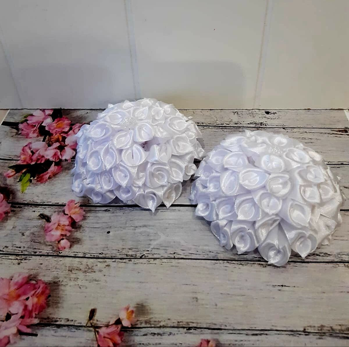 Праздничные белые резиночки